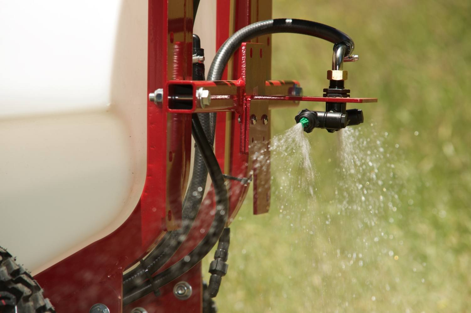 CROPLANDS QUANTUM MIST™420 SMART SPRAY 2 ROW SPRAYER | Agpower