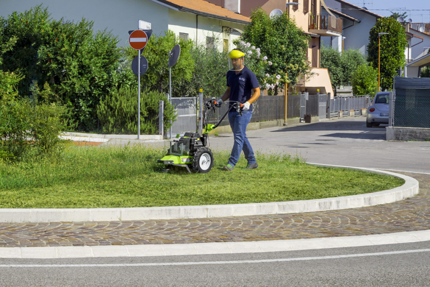 GRILLO HWT 700 SUPERTRAC WHEELED TRIMMER | Agpower